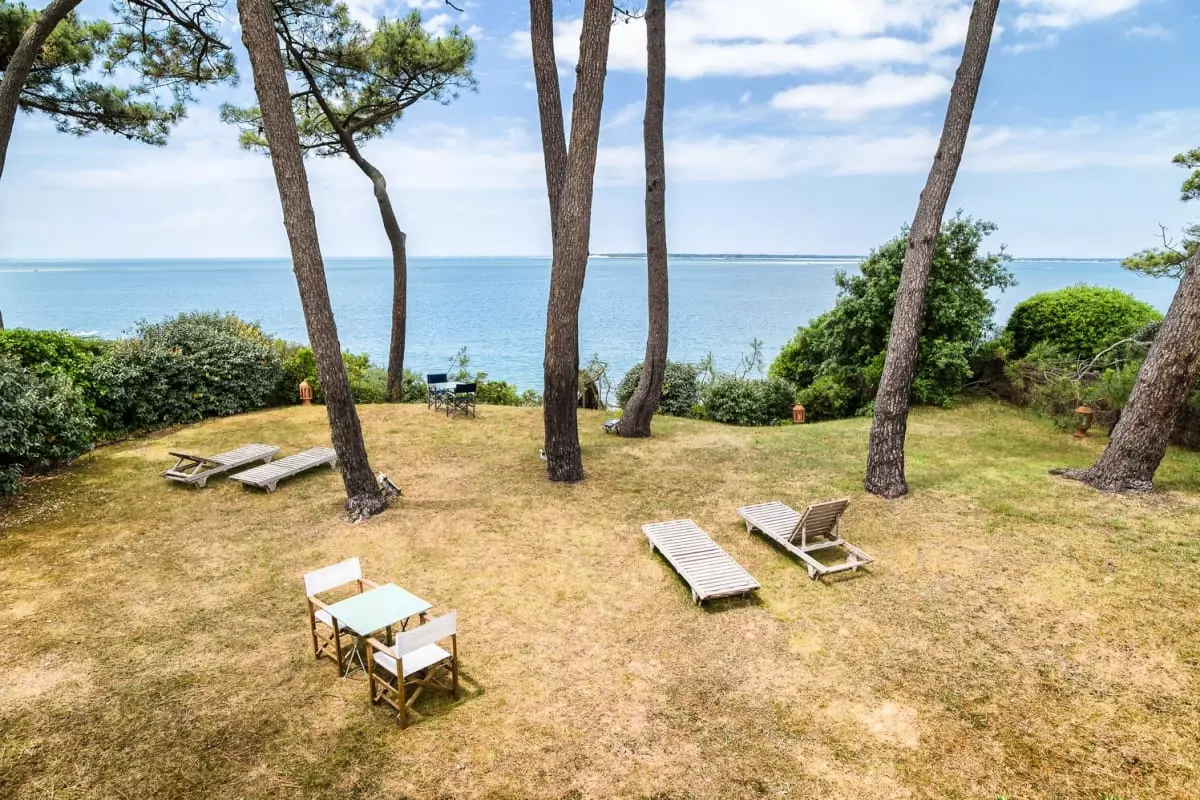 Majestueuse Villa En Première Ligne Au Pyla Avec Accès Privé À La Plage ...