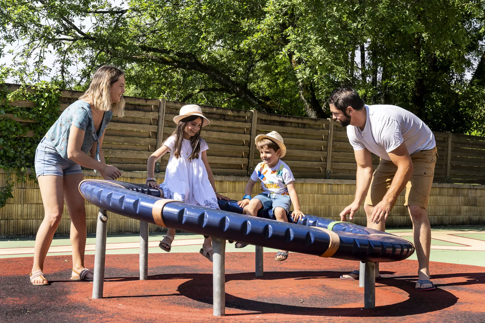 Camping Romanee Les Grottes de Roffy 4*, Sainte Nathalene, Sud Ouest ...