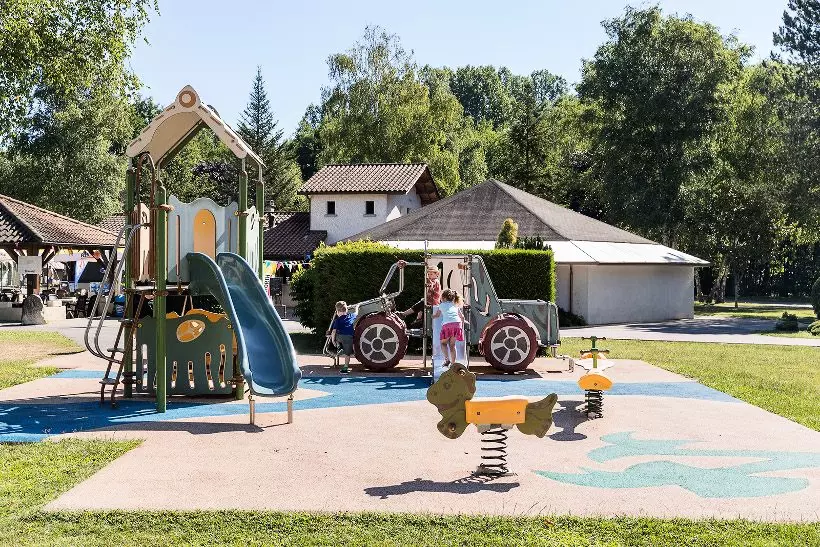 Camping le Bontemps 4*, Vernioz, Rhone, France avec Voyages Leclerc - Maeva - La France du Nord ...